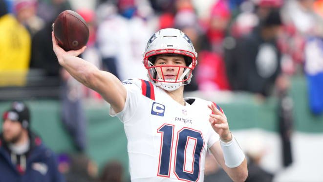 2 drake maye quarterback new england patriots der quarterback der ...