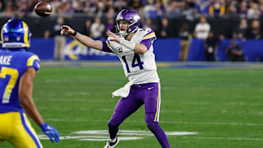 GLENDALE, AZ - JANUARY 13: Minnesota Vikings quarterback Sam Darnold ...