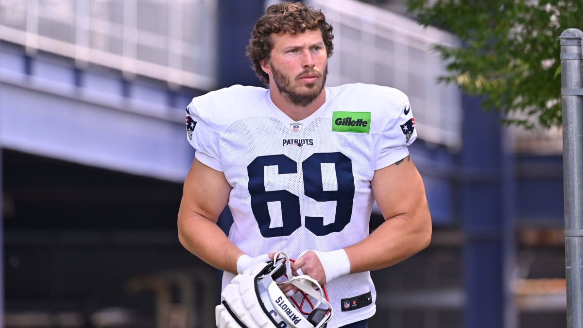 Miami Dolphins verplichten Guard Cole Strange | football-world
